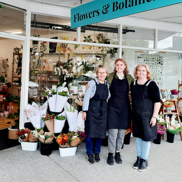 Flower Delivery Penrose - Send flowers by 24 florists with 1016 reviews