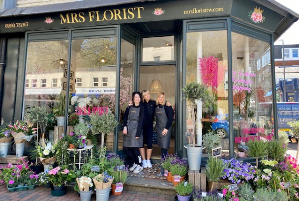 Flower Delivery Tunbridge Wells - Send flowers by 4 florists with 122 ...